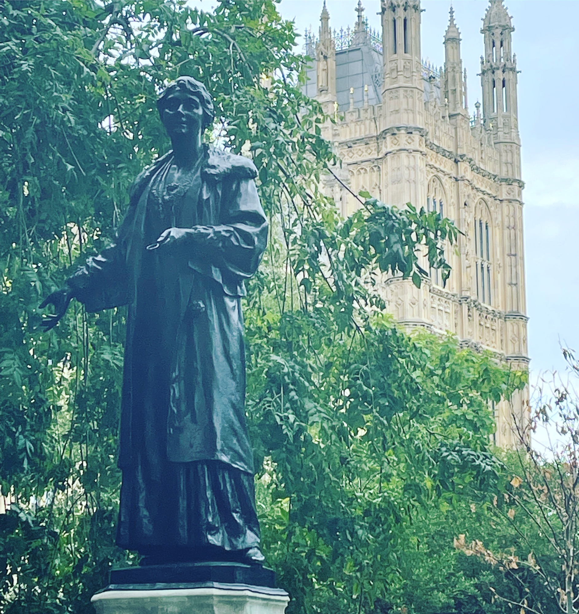 Emmeline and Christabel Pankhurst – WomenstatuesUK