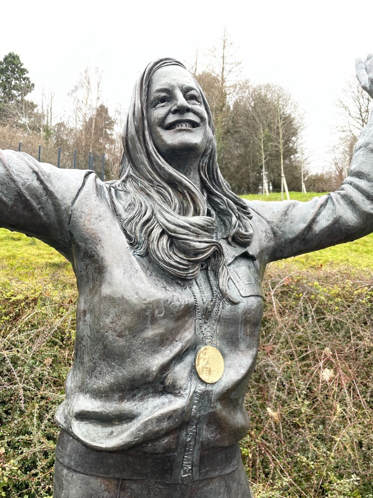 Mary Peters – WomenstatuesUK